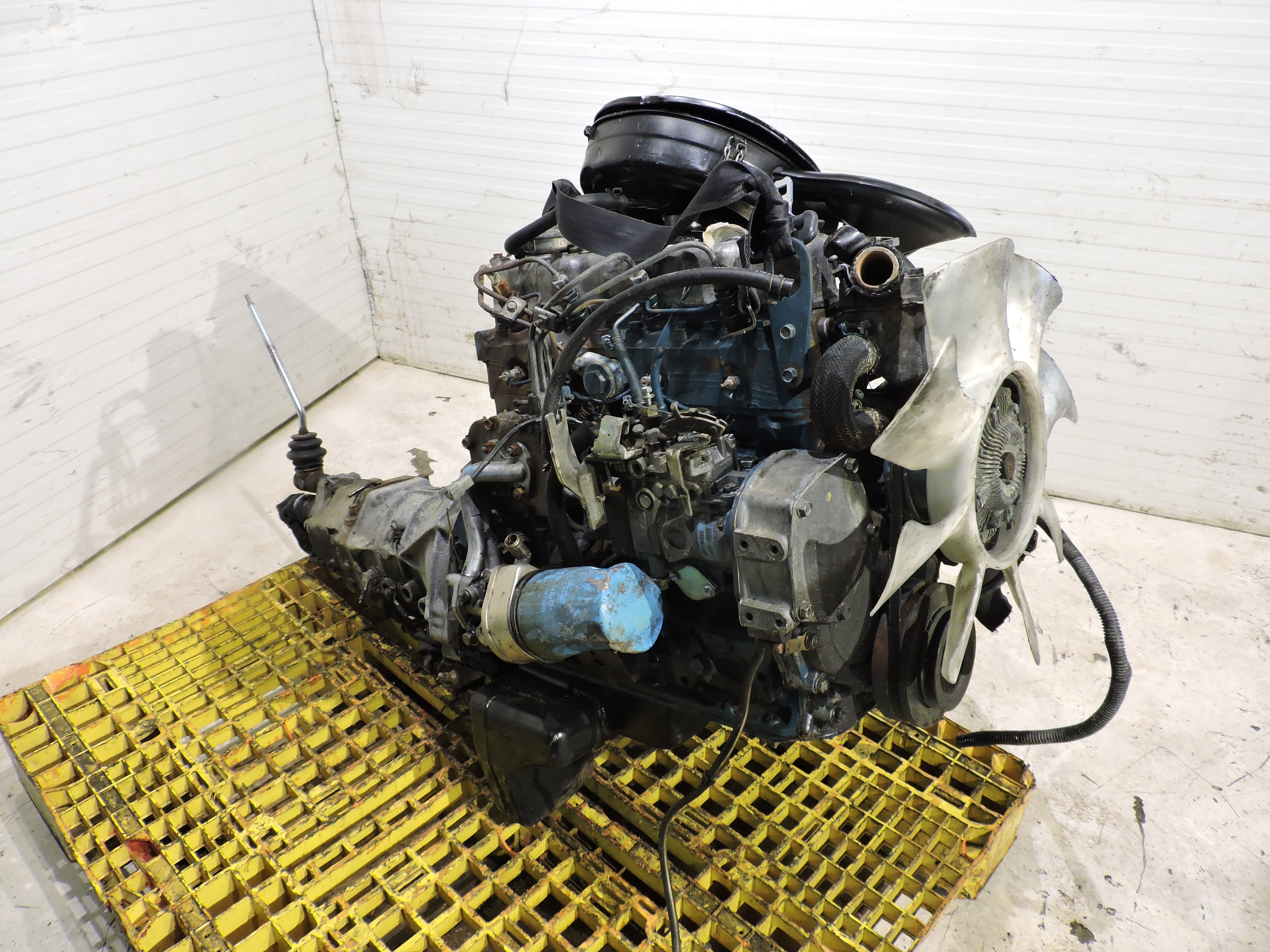 Nissan Sd23 2.3l 4-Cylinder Diesel Jdm Engine Rwd Manual Transmission ...